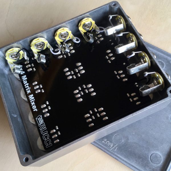 4×4 Matrix Mixer | Handmade Electronic Instruments